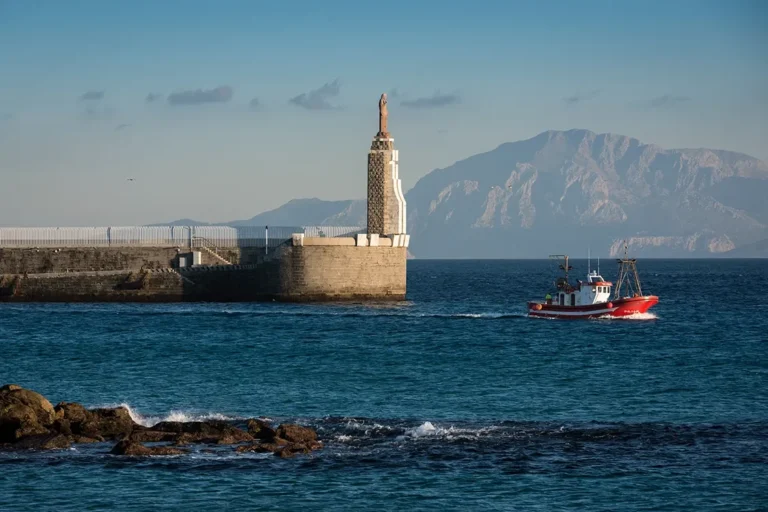 Ultimate Guide to Water Sports in Tarifa — Tarifa Mountain Resorts